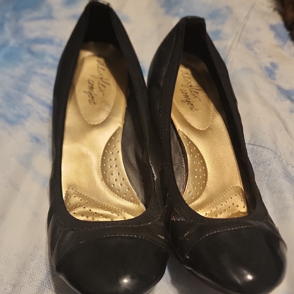 dexflex comfort | Shoes | Black Ballet Flats With Gold Insole | Poshmark